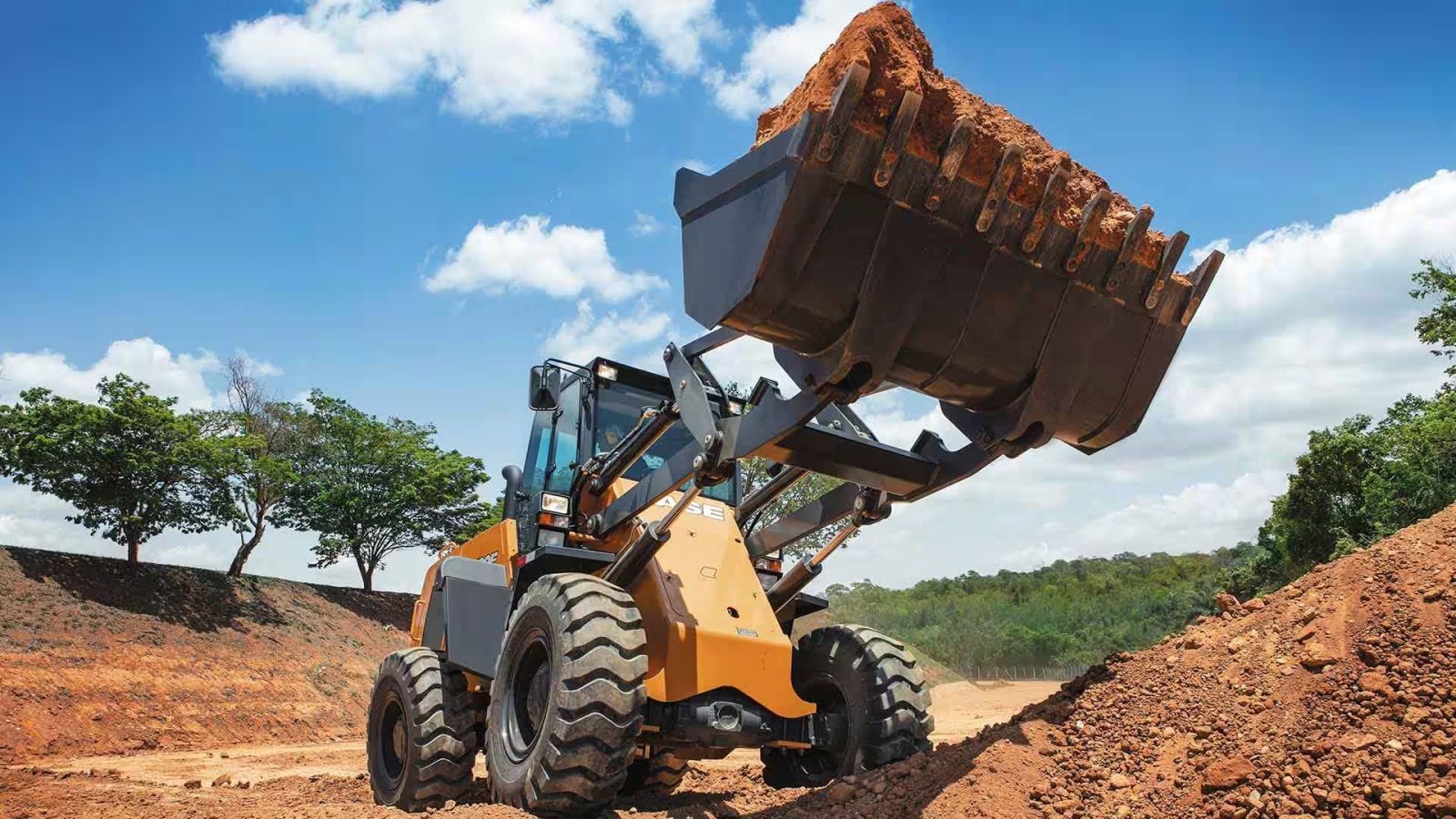 Pá Carregadeira 621E – Technico